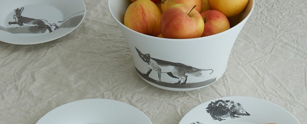 Hering Berlin Piqueur handgefertigtes Geschirr mit Wildmotiven ...